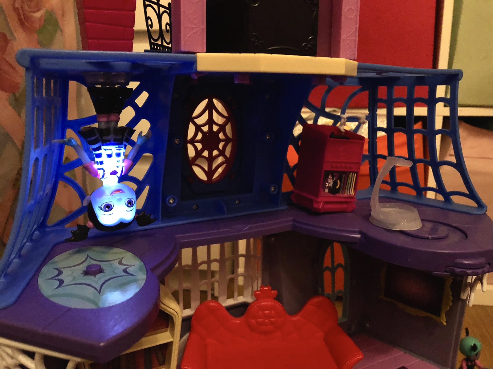 Disney's Vampirina Toy Range Review - Lamb & Bear